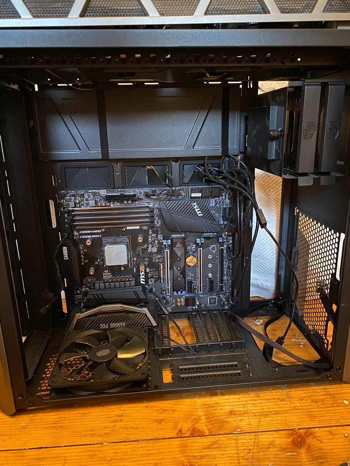 Motherboard, prosessor og case (alt i bildet følger med) | FINN torget