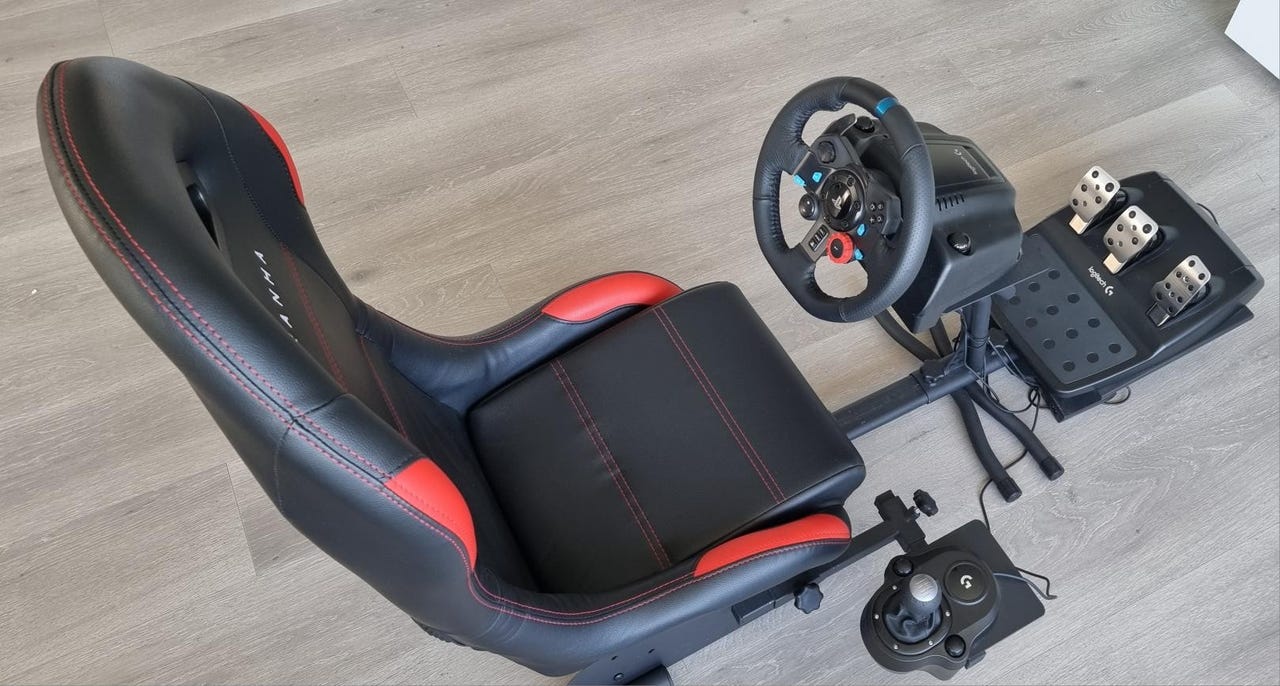 Racing rigg til Playstation med ratt, pedaler og gir. | FINN-torget