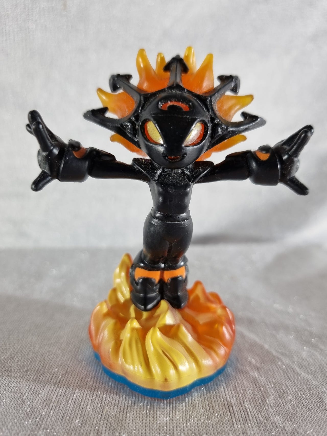 LightCore Smolderdash Skylander | FINN torget