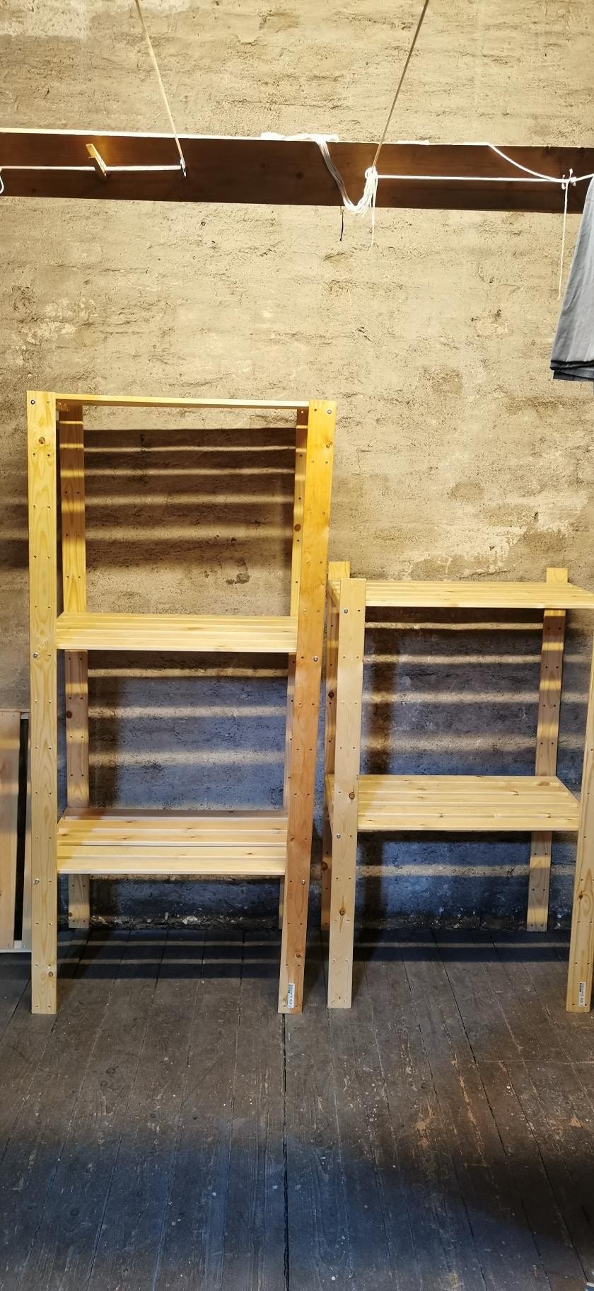 Hyller til bod o.l gis bort mot henting | FINN torget