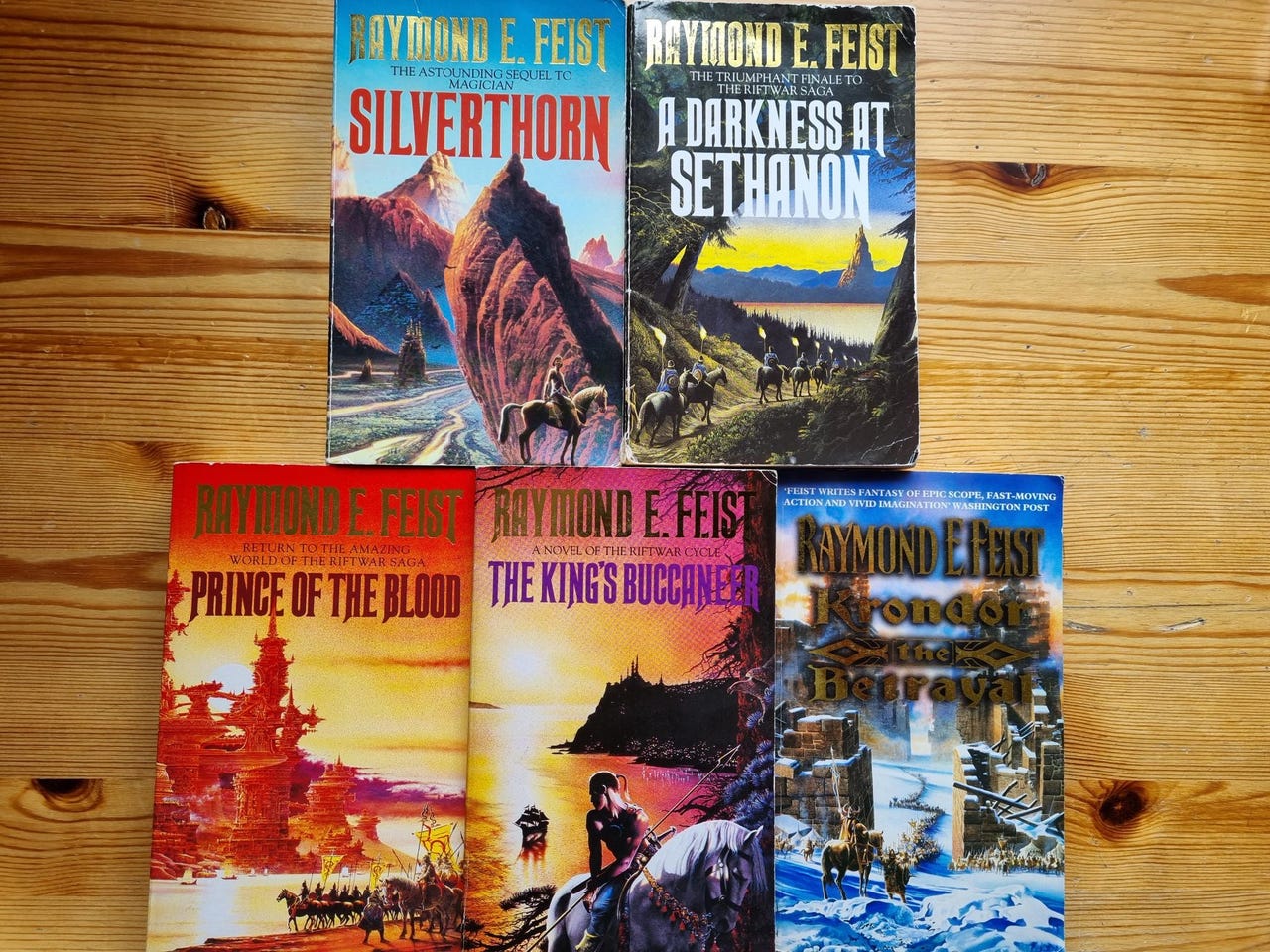 Raymond Feist, fem bøker fra "The Riftwar Cycle". | FINN torget