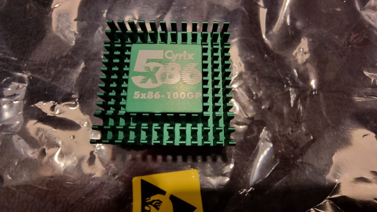 Cyrix 5x86-GP100 CPU 486 Socket 3 Processor iDX4WB pinout, 168 pins ...