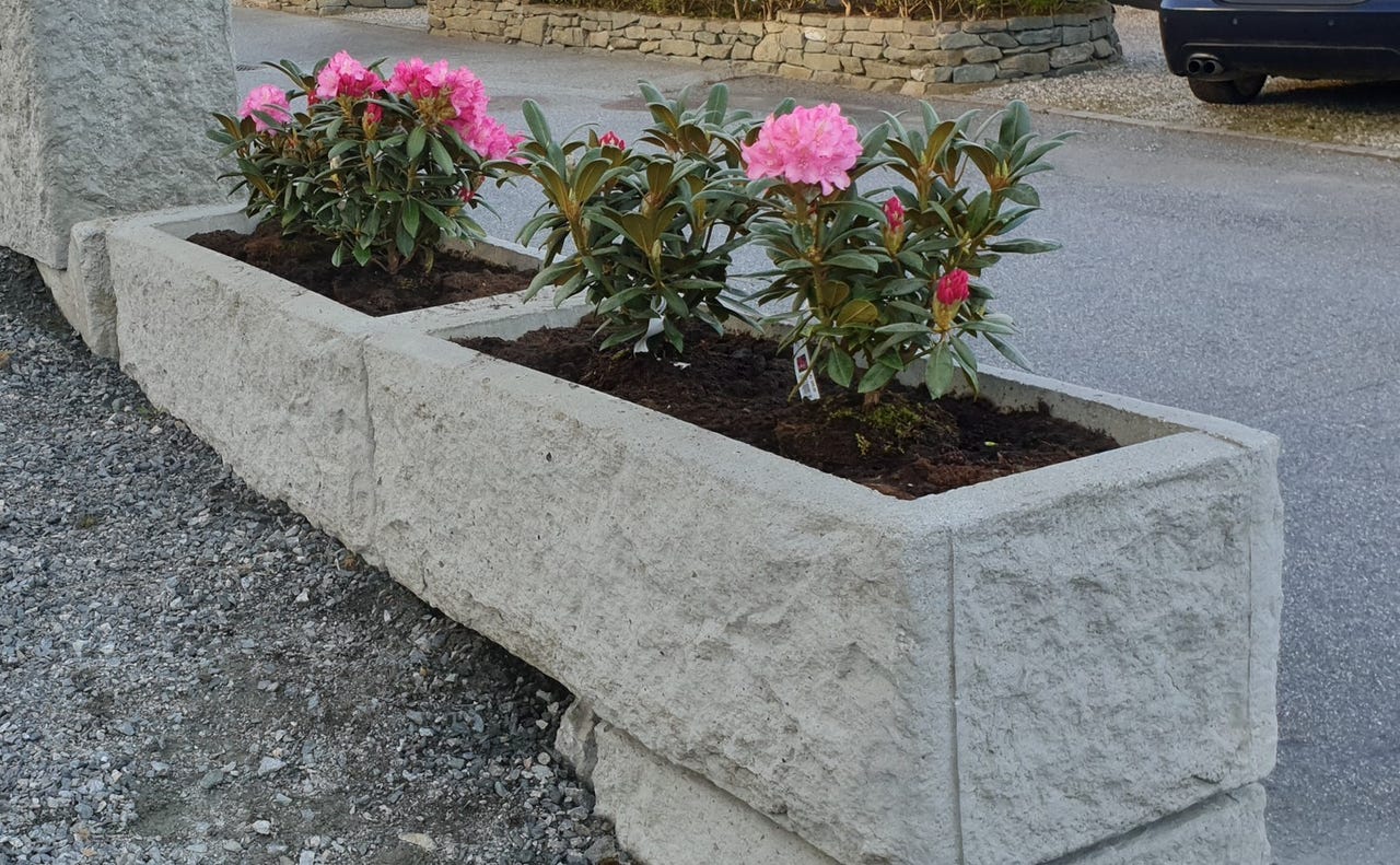 Blomsterkasse i betong | FINN-torget