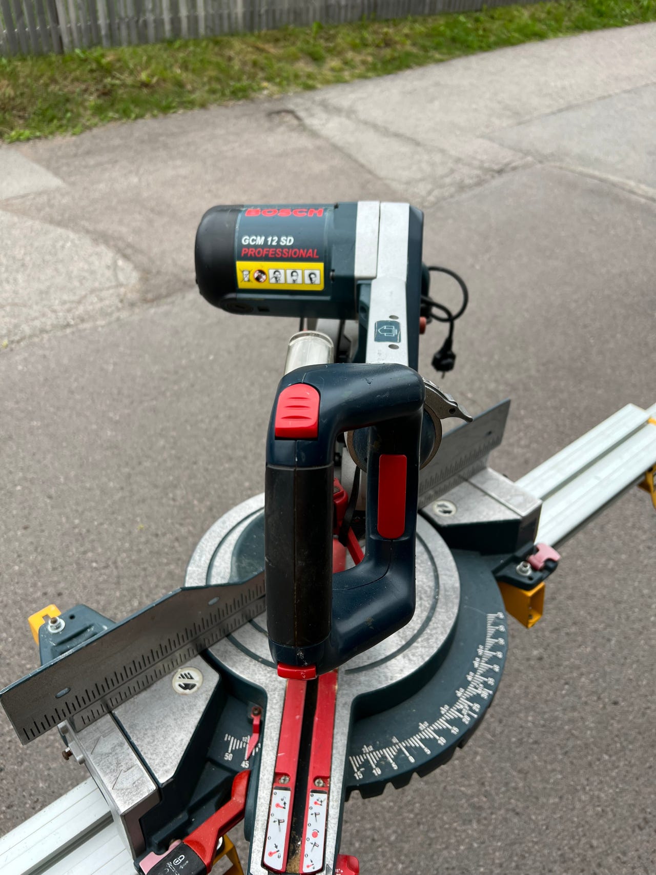 Bosch GCM 12 SD Professional med dewalt sage bord selges | FINN-torget
