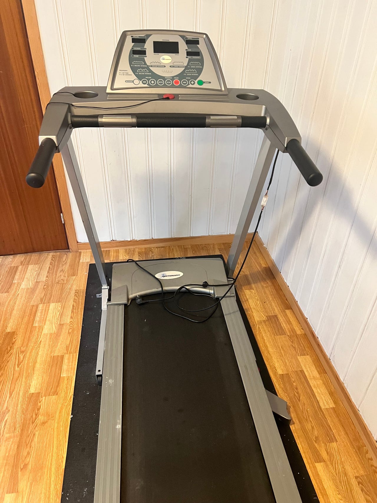 Sportmaster T4 Tredemølle gis bort mot henting | FINN-torget