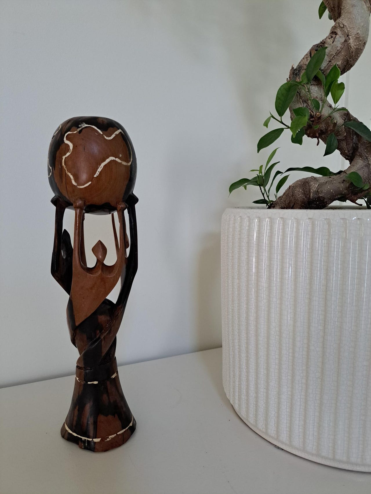 Trefigur. Dekor. "treskjæring", verden ca 40 cm- unik | FINN-torget