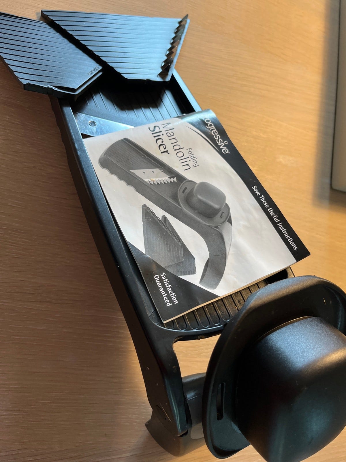Mandolin slicer med 2 ulike kniver | FINN-torget