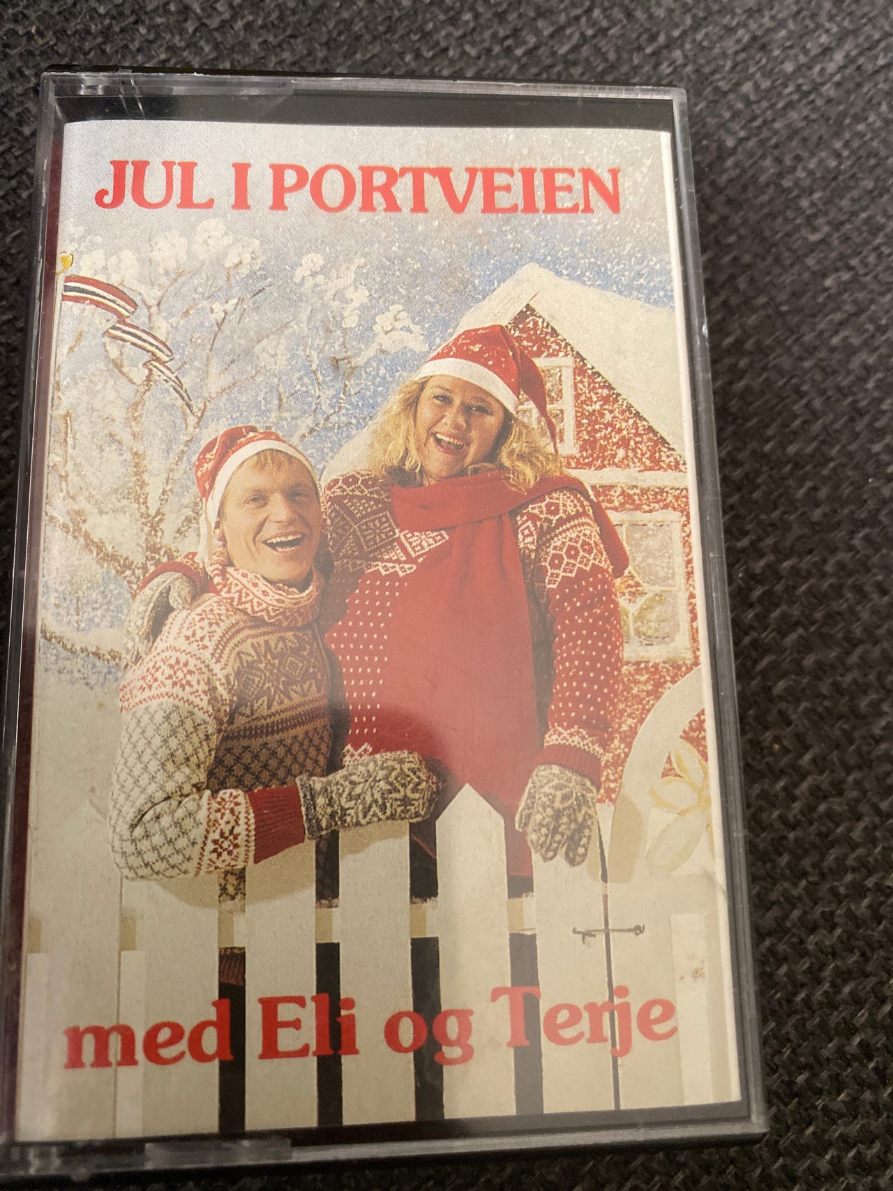 Jul i Portveien med Eli og Terje (Kassett) | FINN-torget