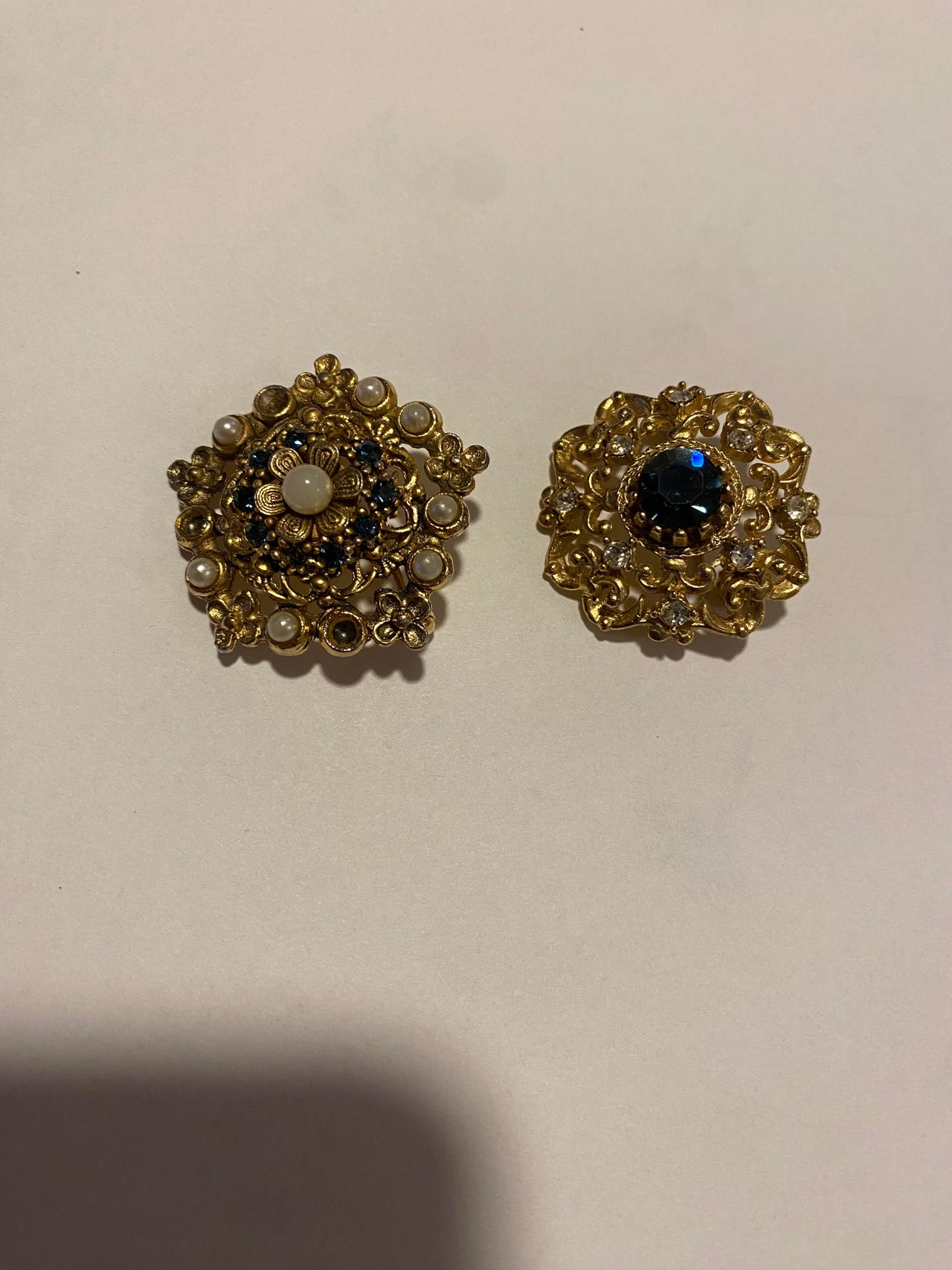 2 Brosjer selges | FINN torget