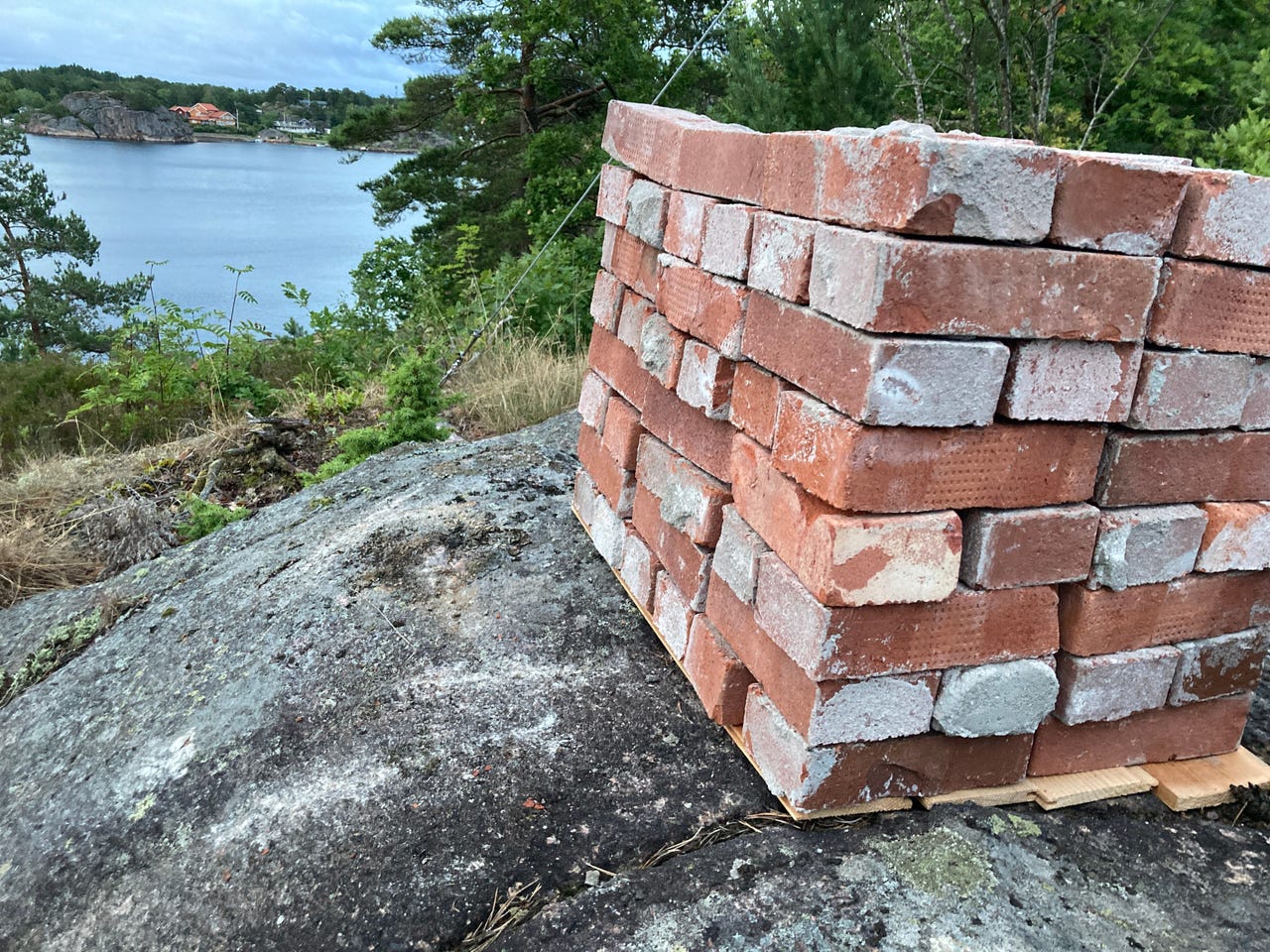 Gammel teglstein fra pipe og peis | FINN torget