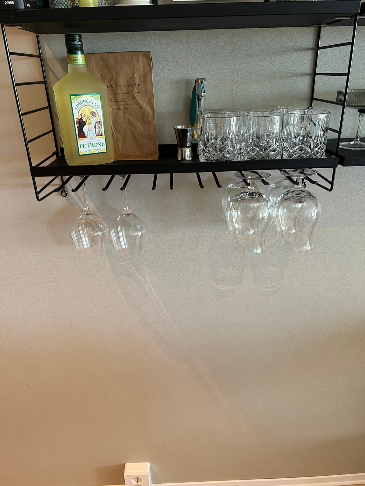 String hanger rack | FINN-torget