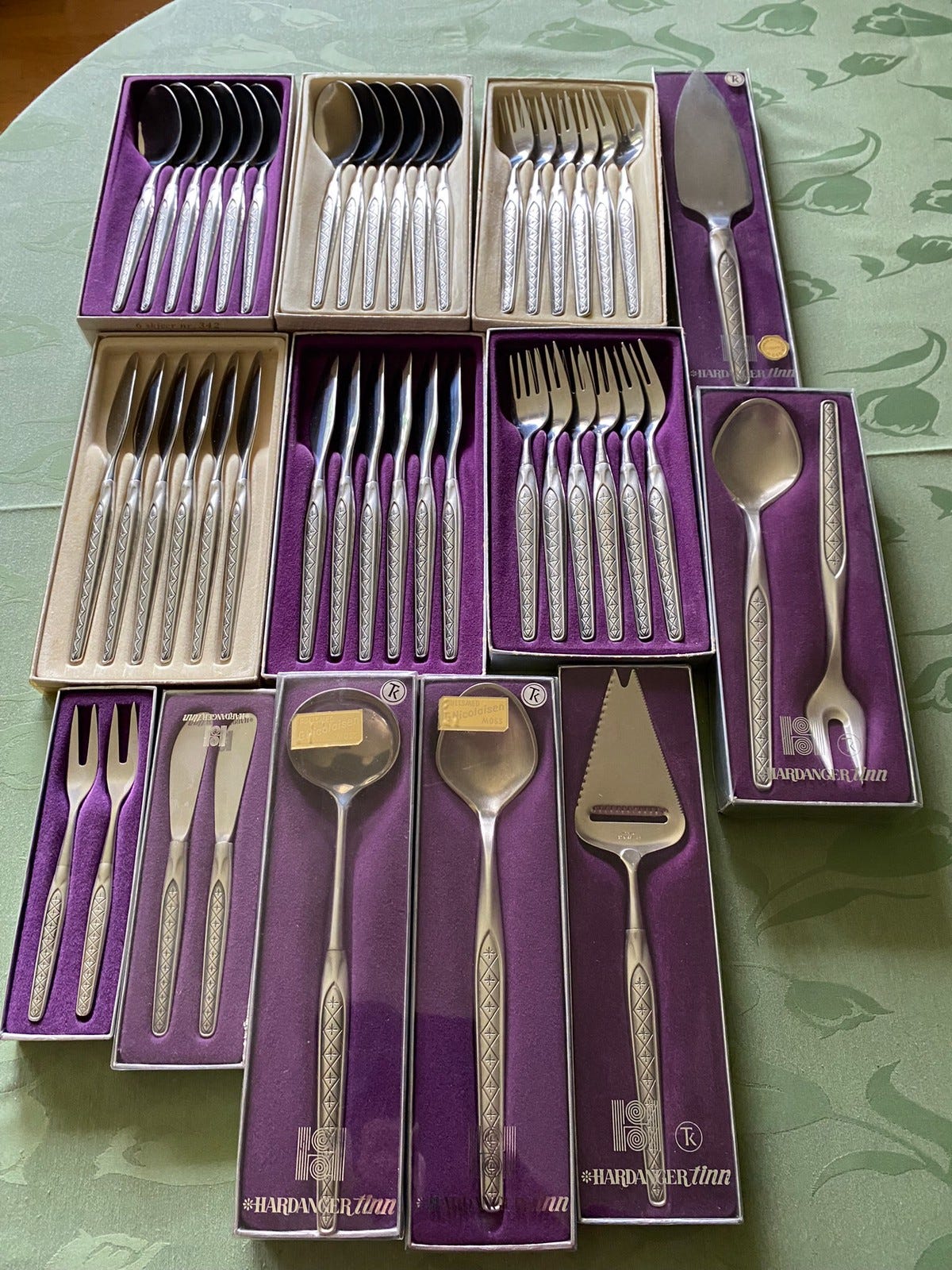 Hardanger Tinn bestikk og serveringsdeler | FINN torget