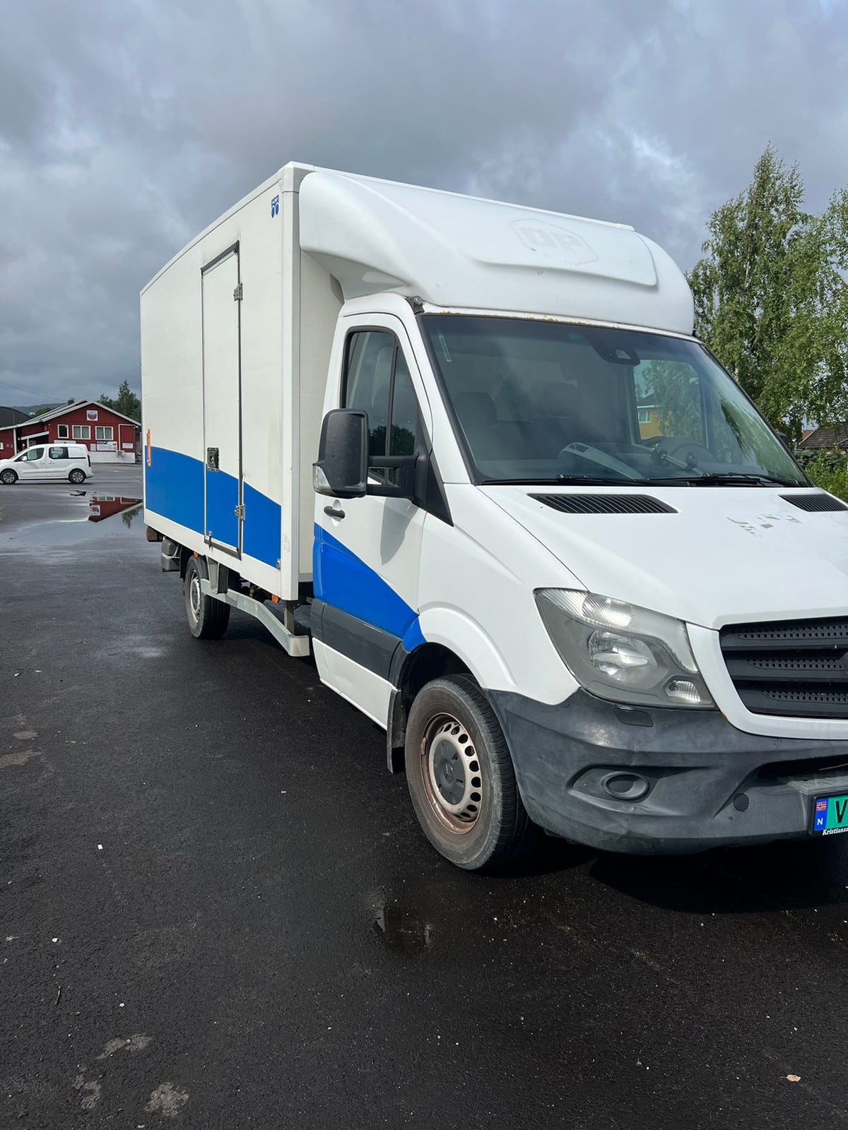 Varebil utleie - vanlig førerkort - løftelem - automat | FINN torget