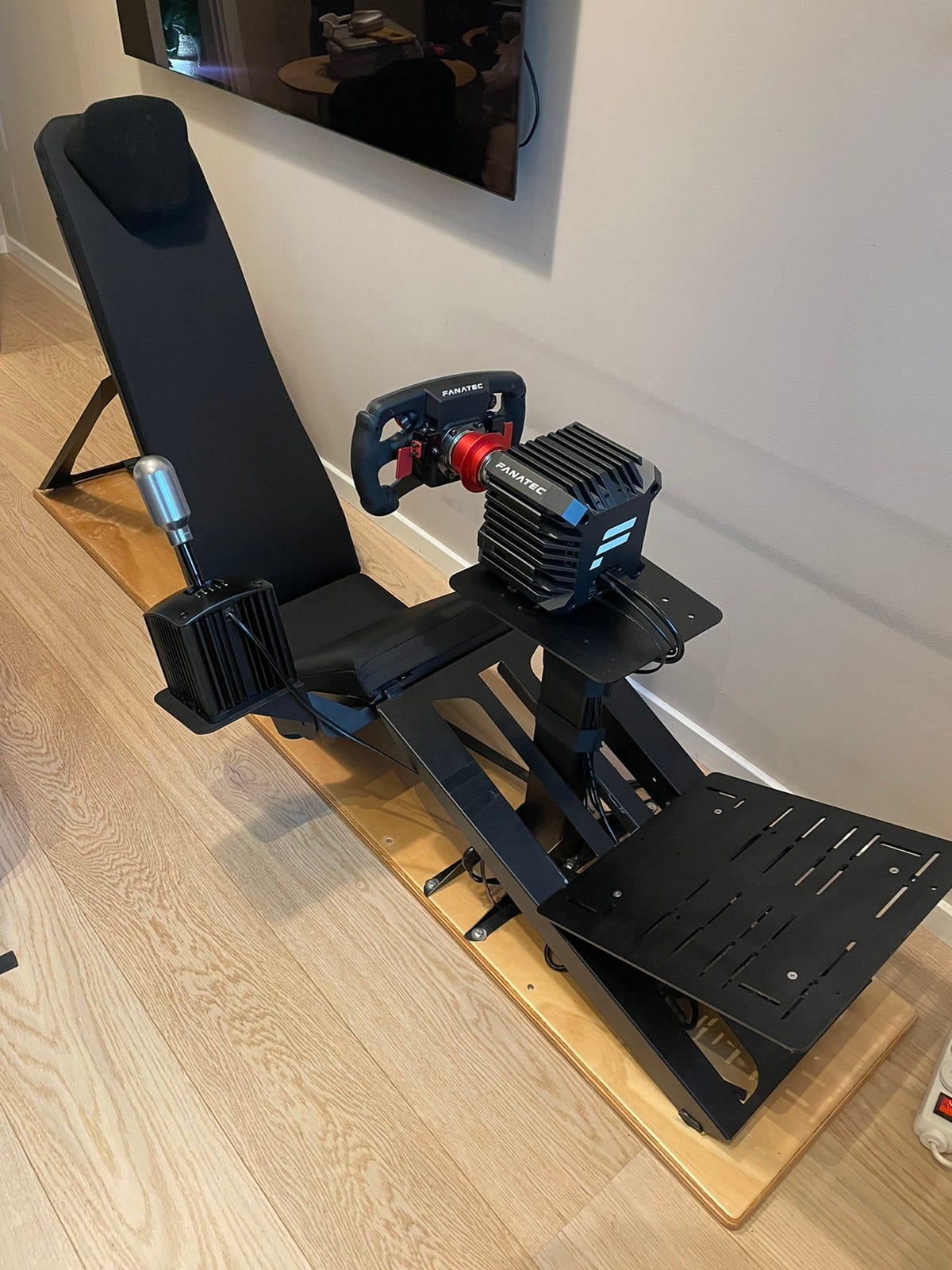 Sim rig - The Frenchie Co. | FINN torget