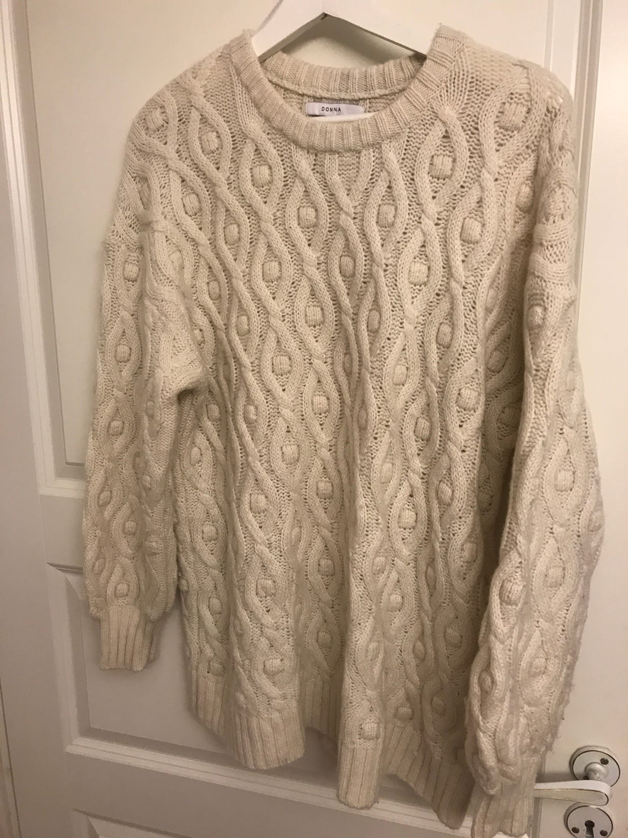 DONNA. Fin Off White genser m/ull. L( xl) Pent og lite brukt. | FINN-torget