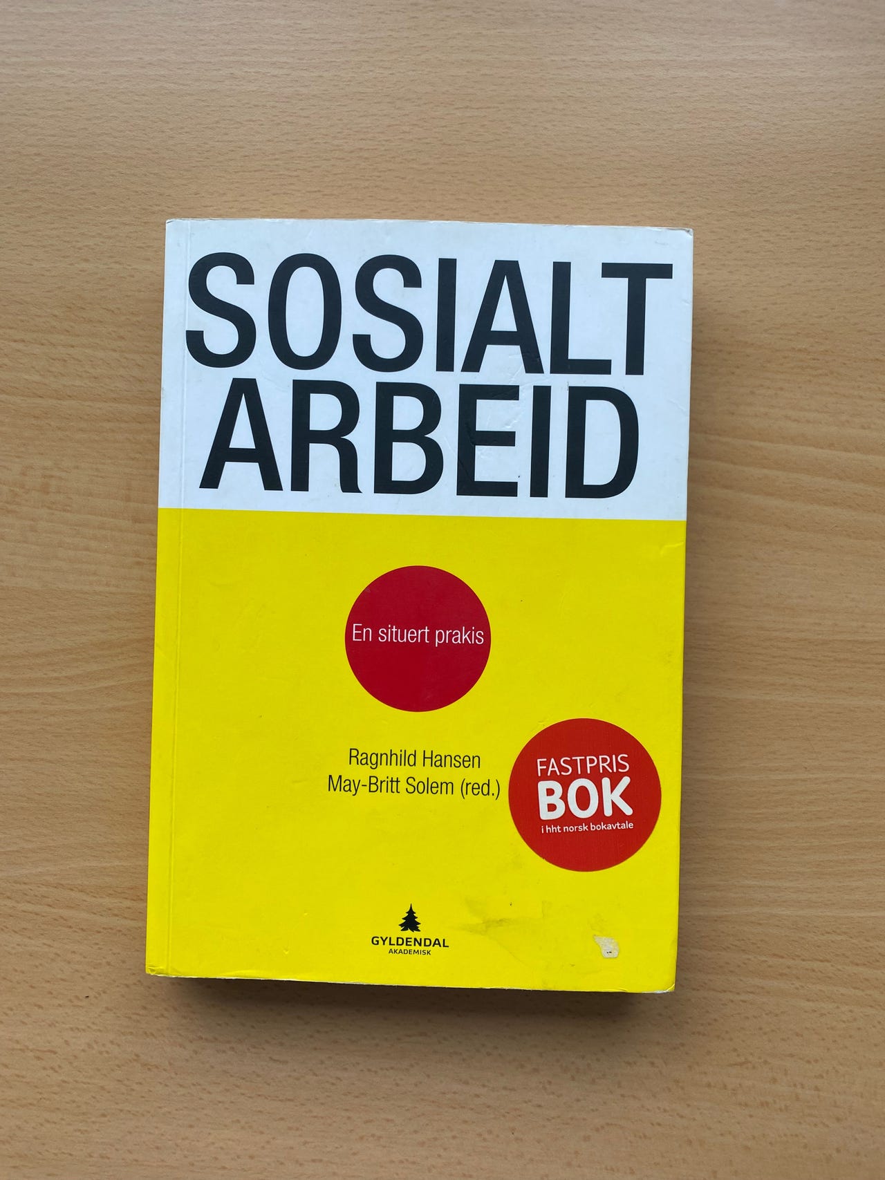 Sosialt arbeid - En situert praksis | FINN-torget