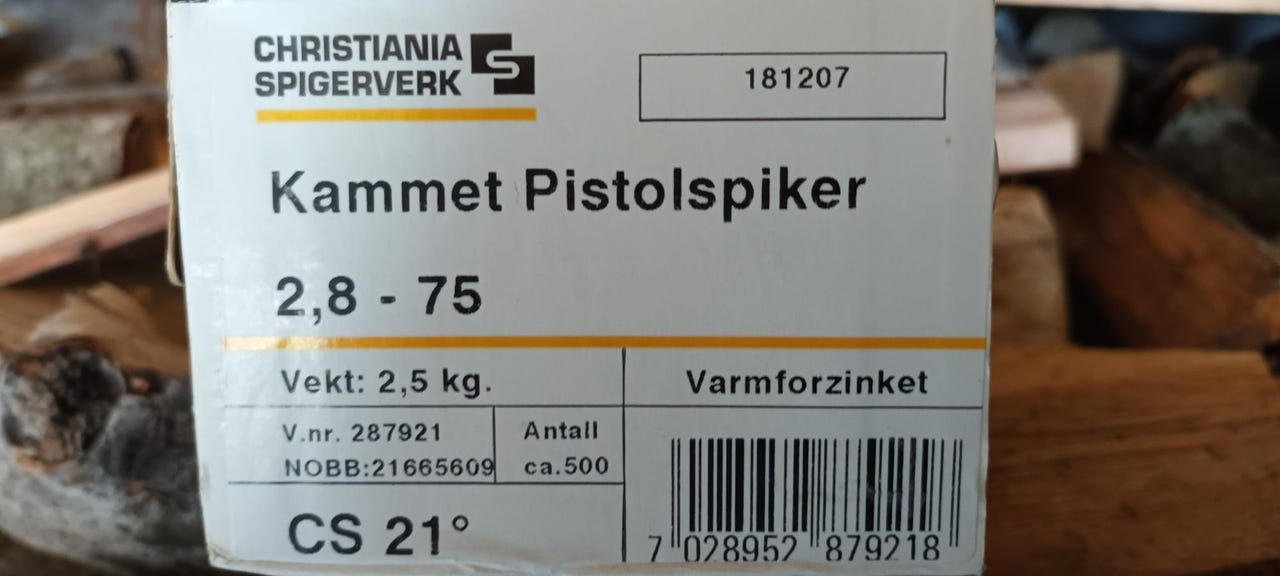 Spikerpistol og 21 pk. spiker. | FINN torget