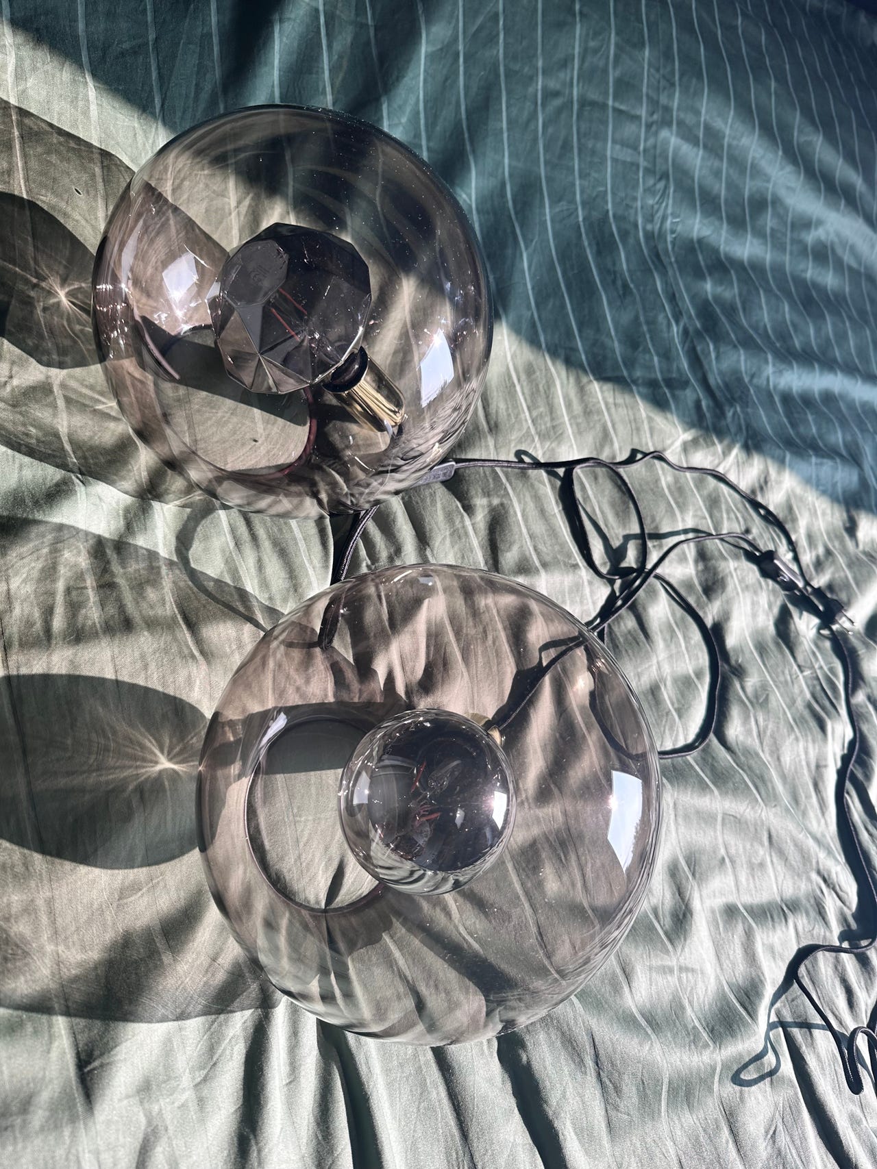 Bordlampe i sotet glass | FINN-torget