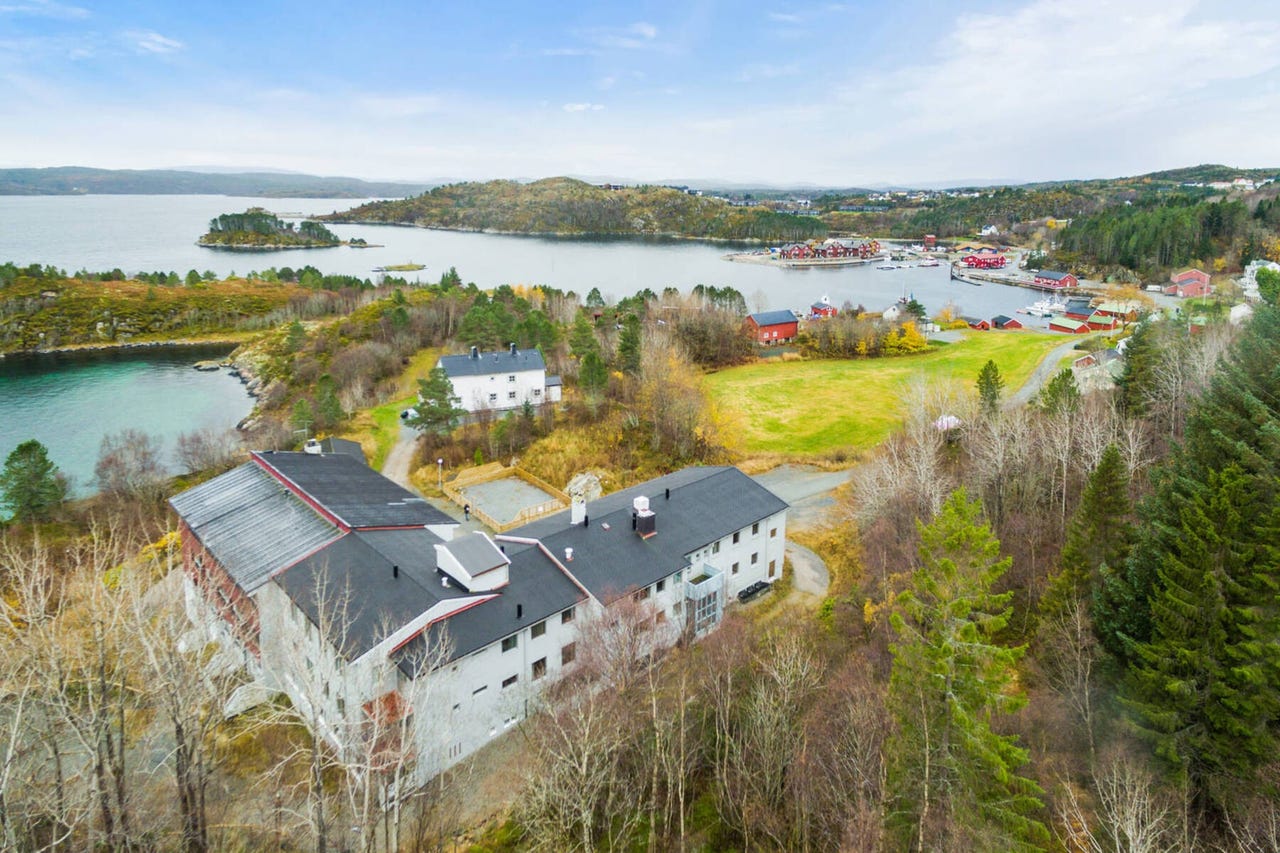 Hitra - Tidligere Hitra Helsehus med nærhet til sjøen på Fillan | FINN ...