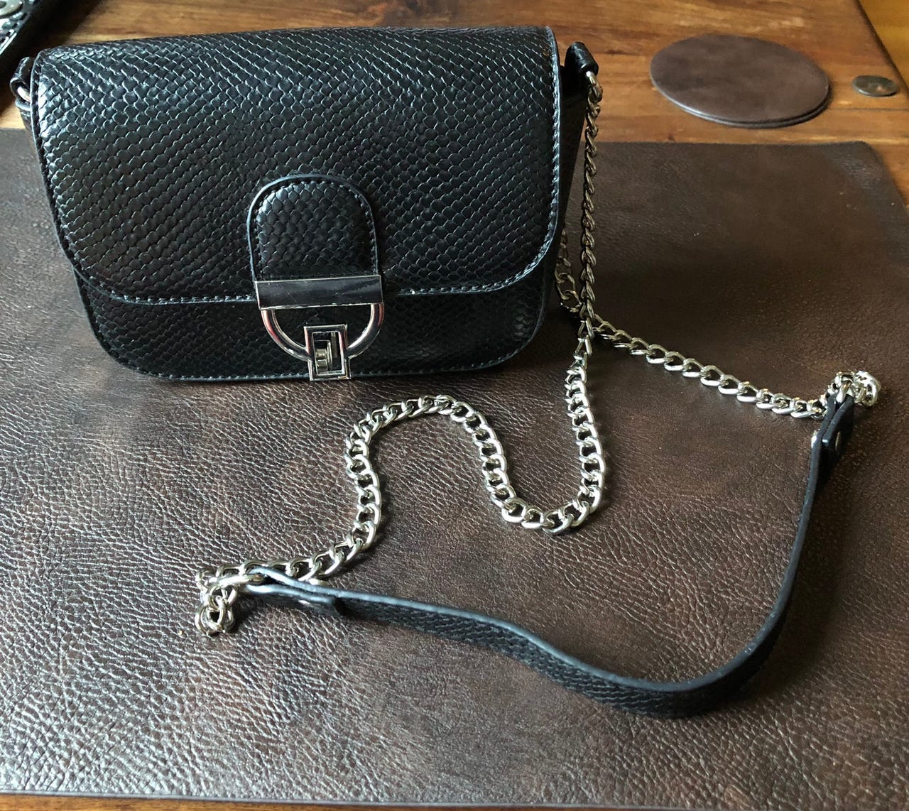 Søt, sort, liten veske fra New Look | FINN torget