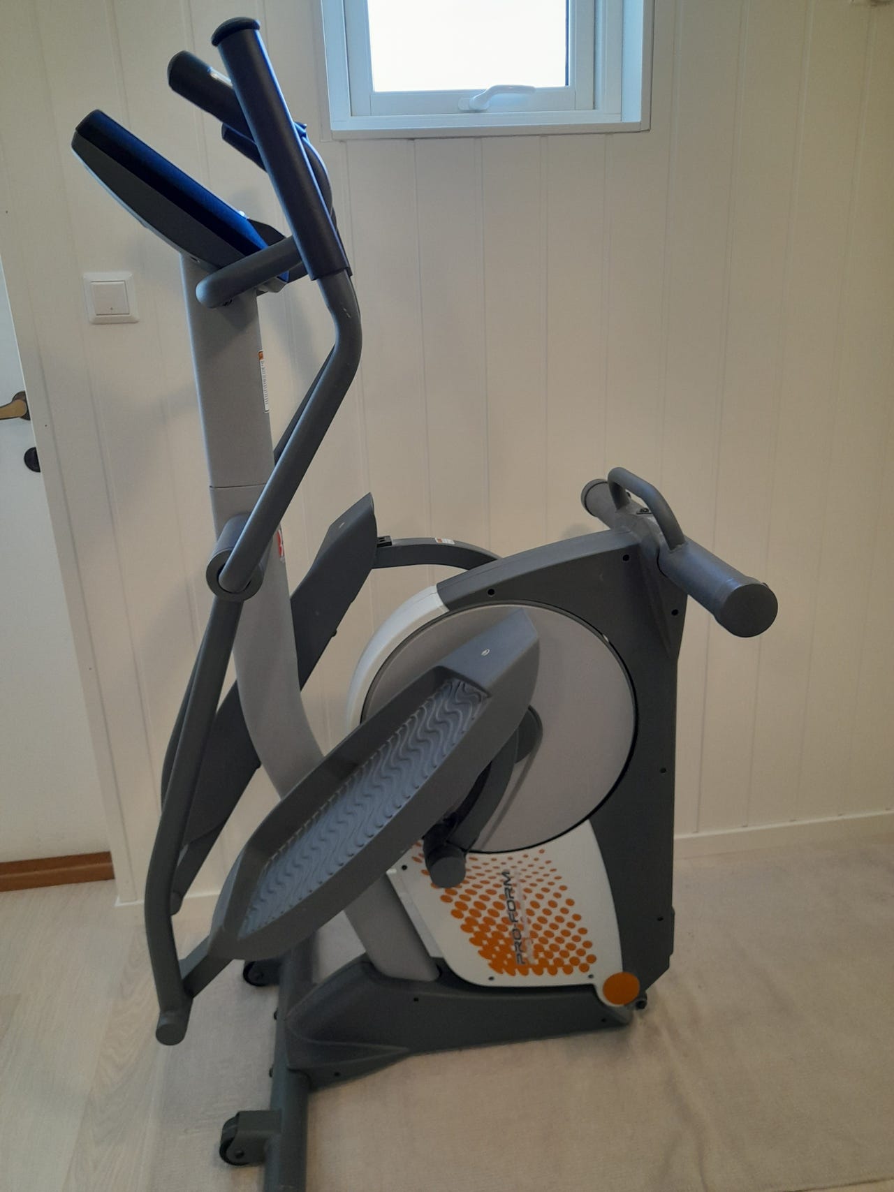 Crosstrainer Pro-Form 480 Spacesaver. Ifit Workout Card. Strøm eller ...