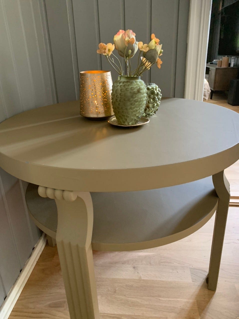 Sjarmerende lite rundt bord | FINN torget