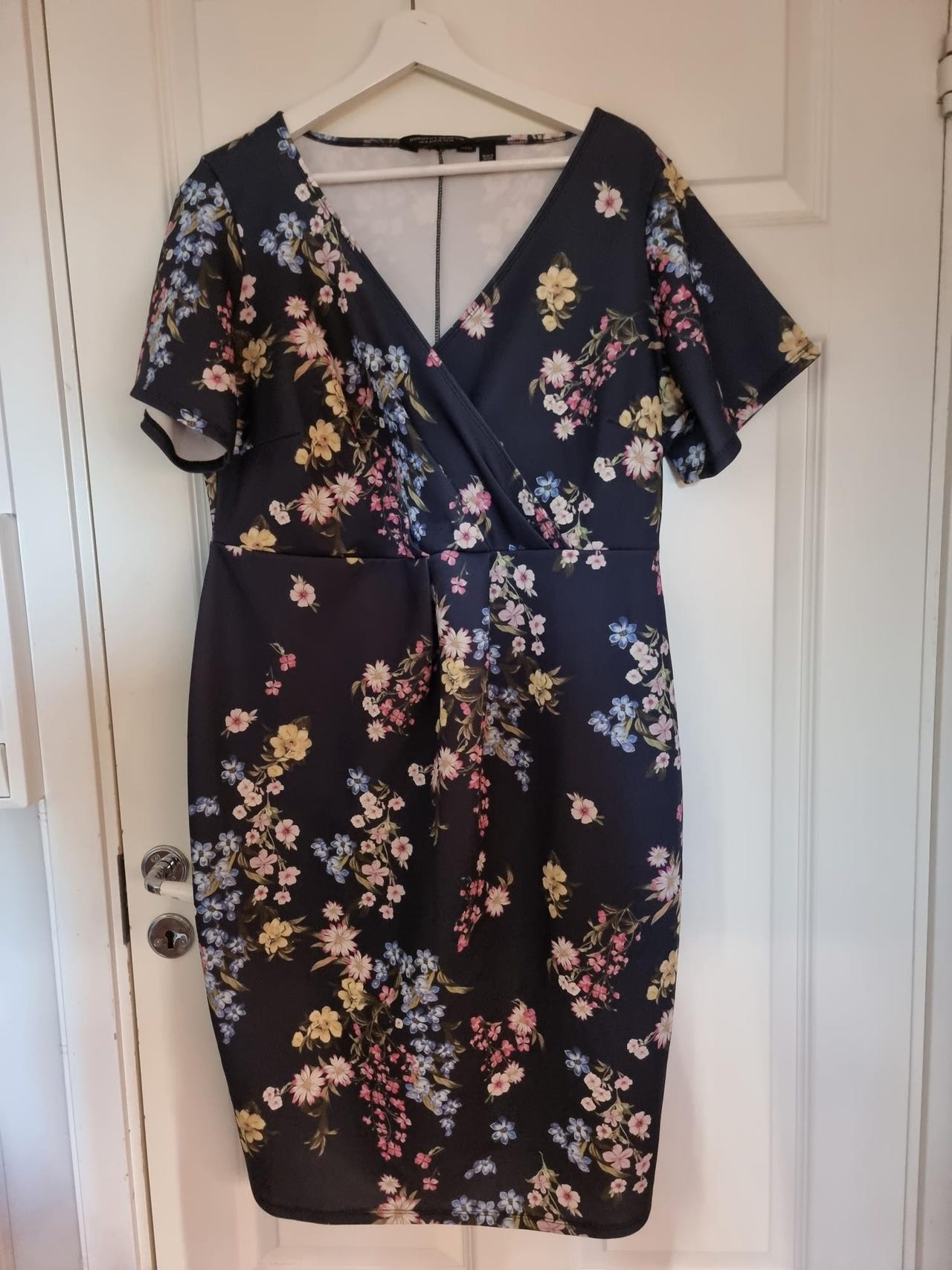 Dorothy Perkins str 48 | FINN-torget