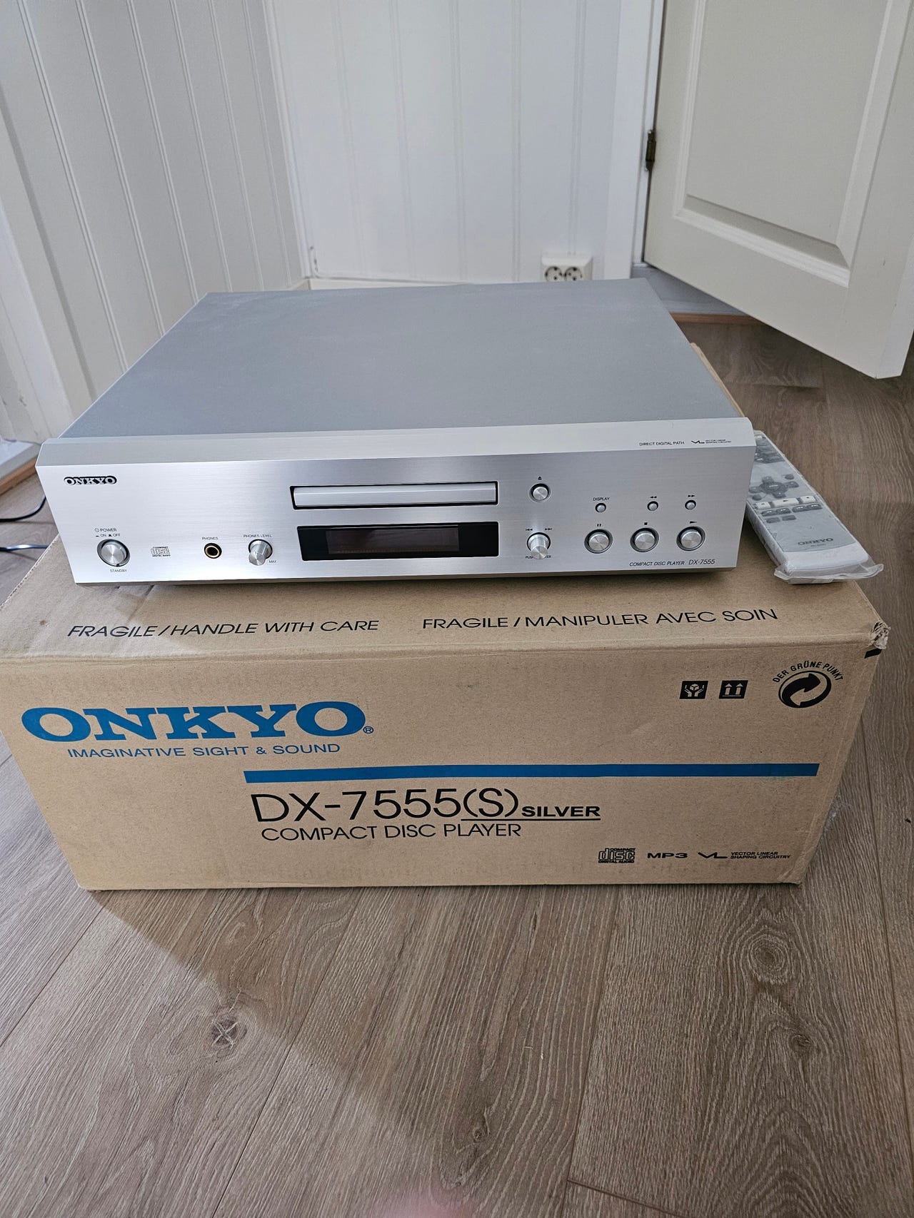 ONKYO DX-7555 (S) Silver, Compact Disc Player | FINN-torget