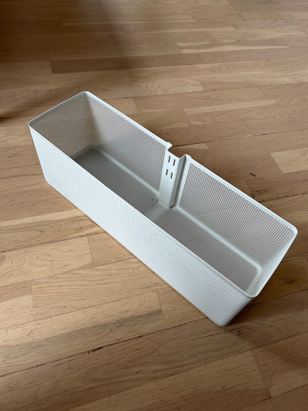 Elfa mesh kurv stor hvit 435x135x144 | FINN torget