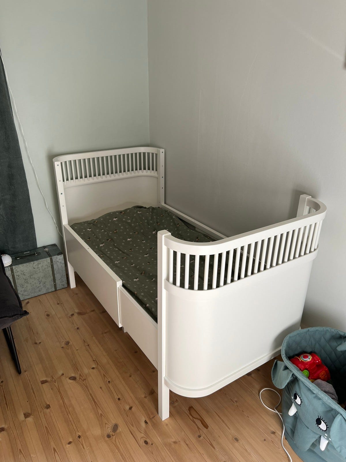 RESERVERT Sebra seng baby & junior hev/senk modell | FINN-torget