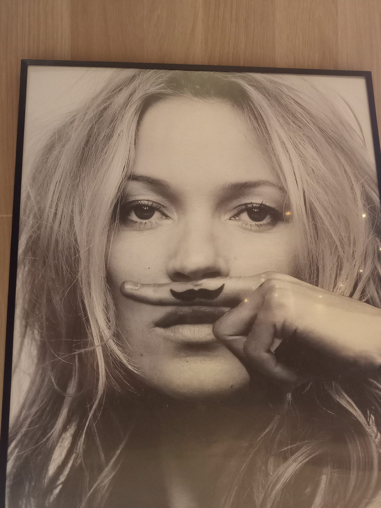 Kate Moss bilde, "Life is a joke" | FINN-torget