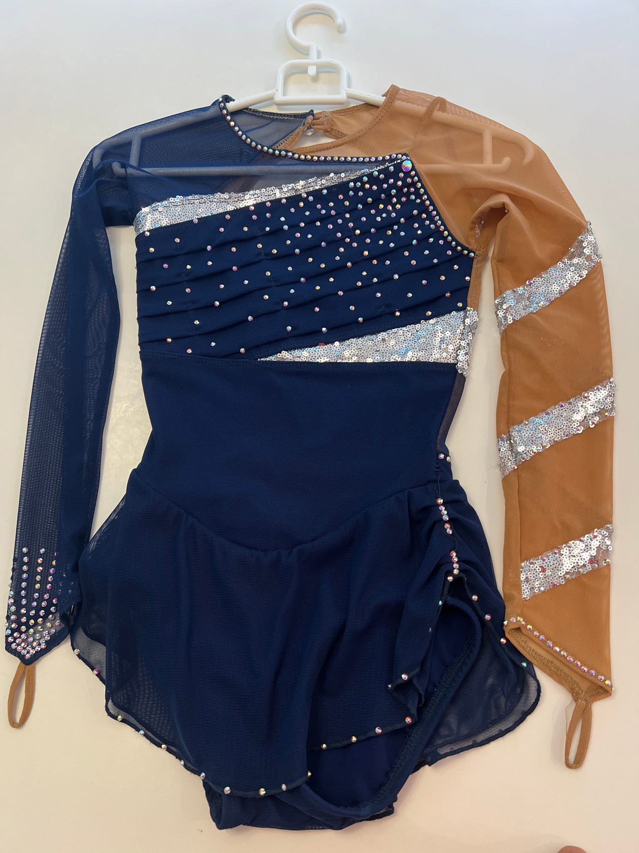 Kjole til kunstløp fra Sharene design | FINN torget