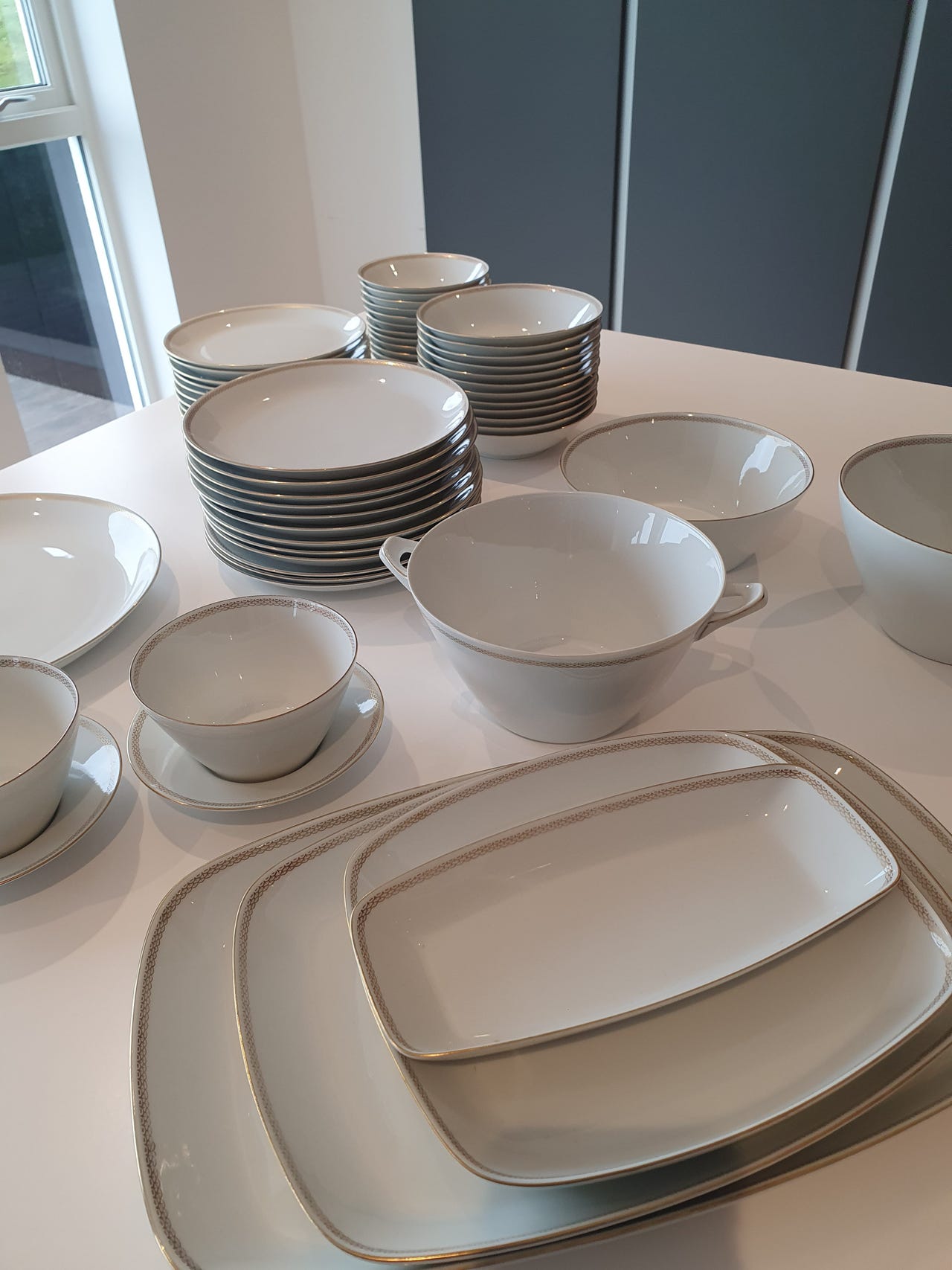 Porsgrund Servise selges | FINN-torget