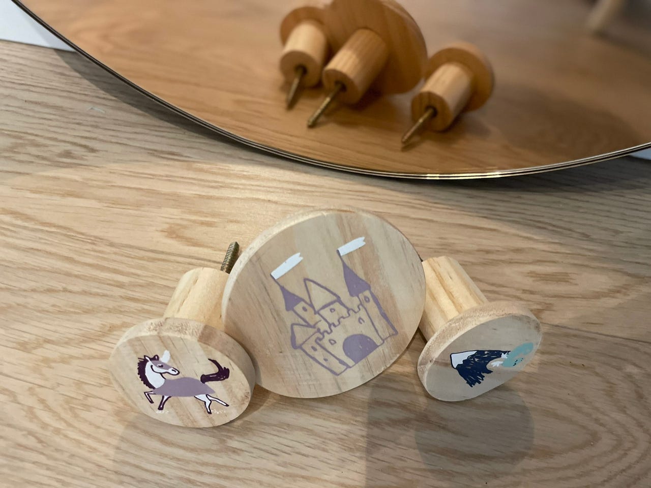 Knagger runde til barnerom | FINN-torget