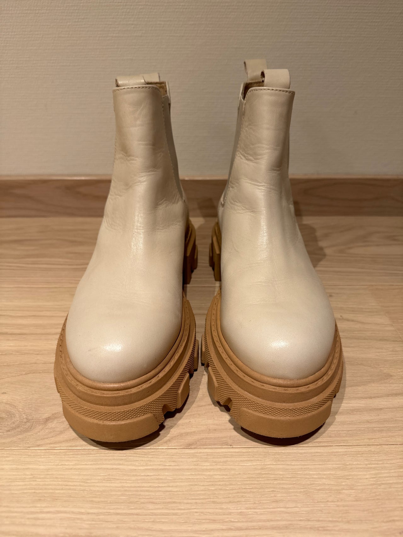 Asta chunky boots fra Bukela i str 38 selges! | FINN torget