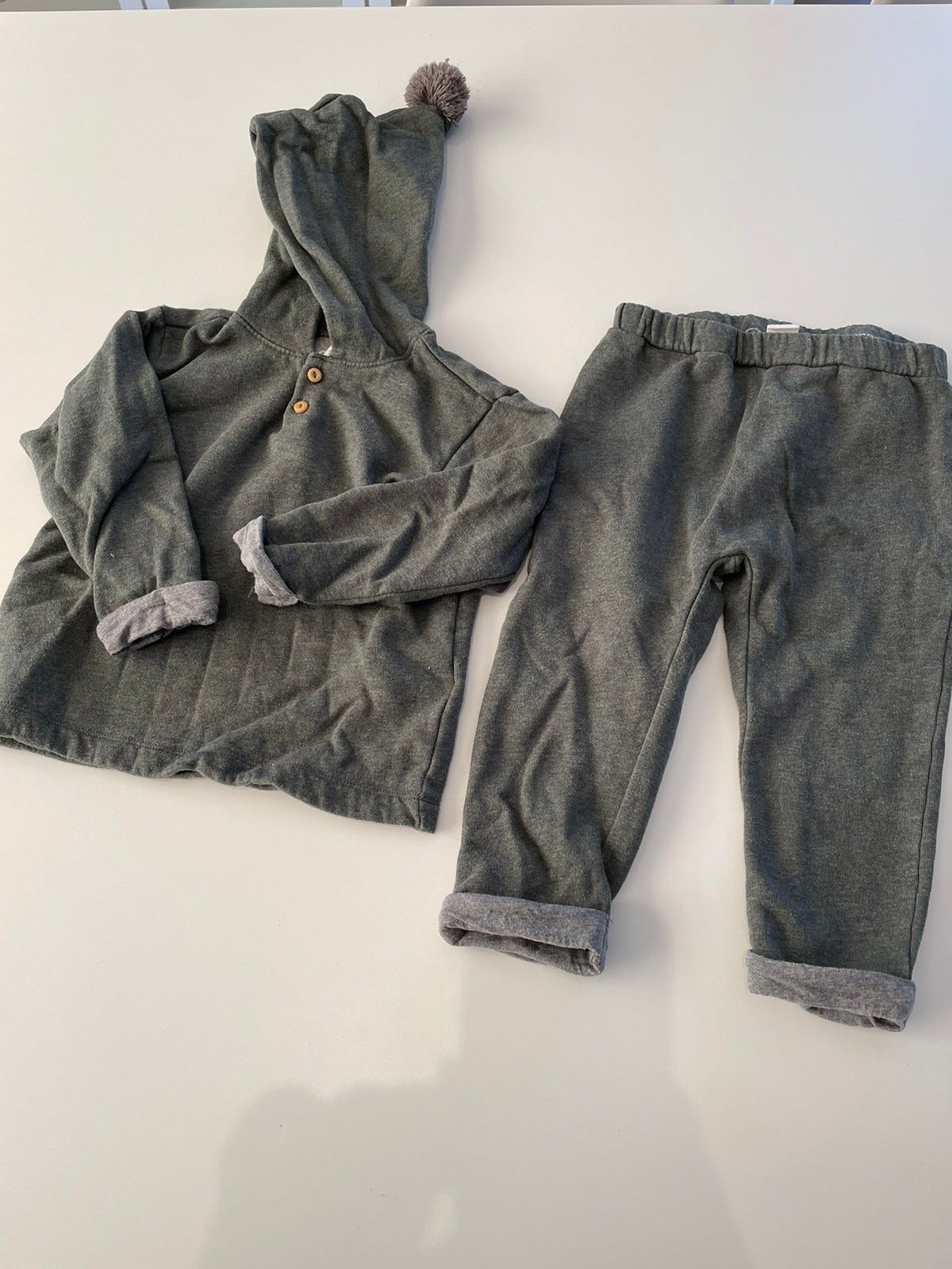 Joggedress fra HM str 92 | FINN torget