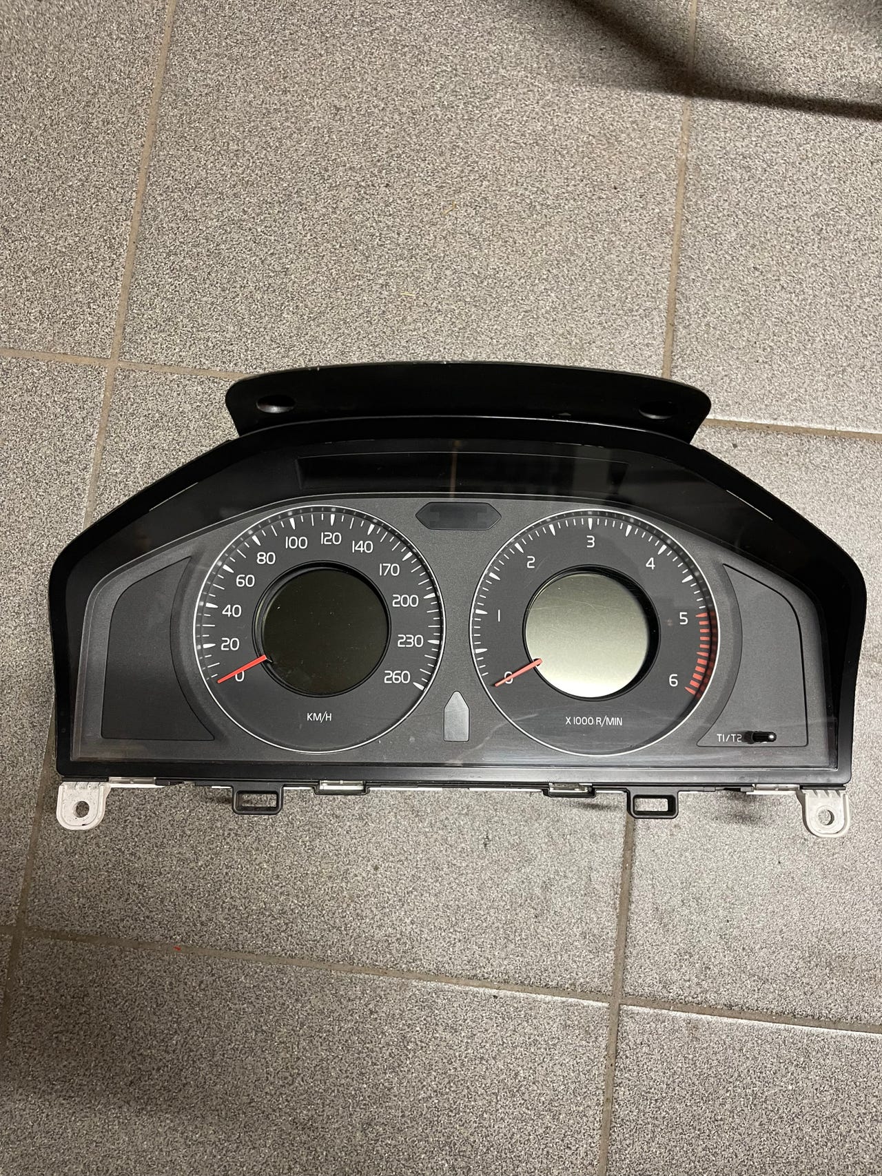 Volvo V70 - 2008mod- - Instrument panel - speedometer | FINN-torget