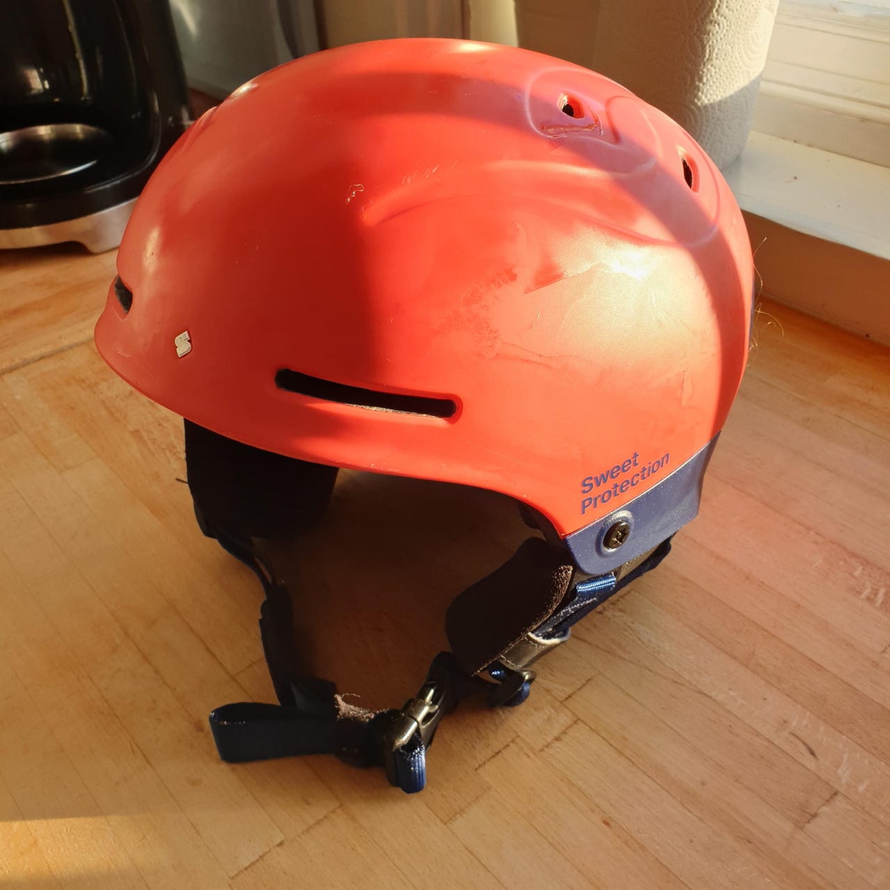 Selger sweet protection Orange hjelm | FINN-torget