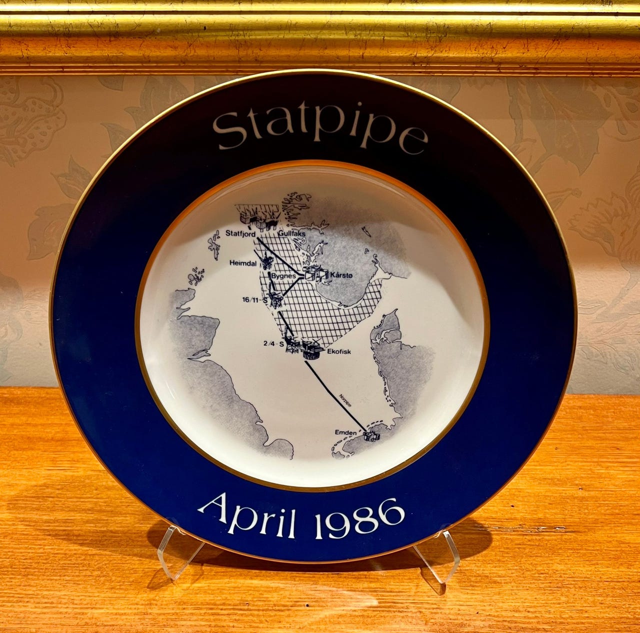 Fat fra Porsgrund Porselen. Statpipe 1986. Diam. 28 cm. Som ny. | FINN-torget