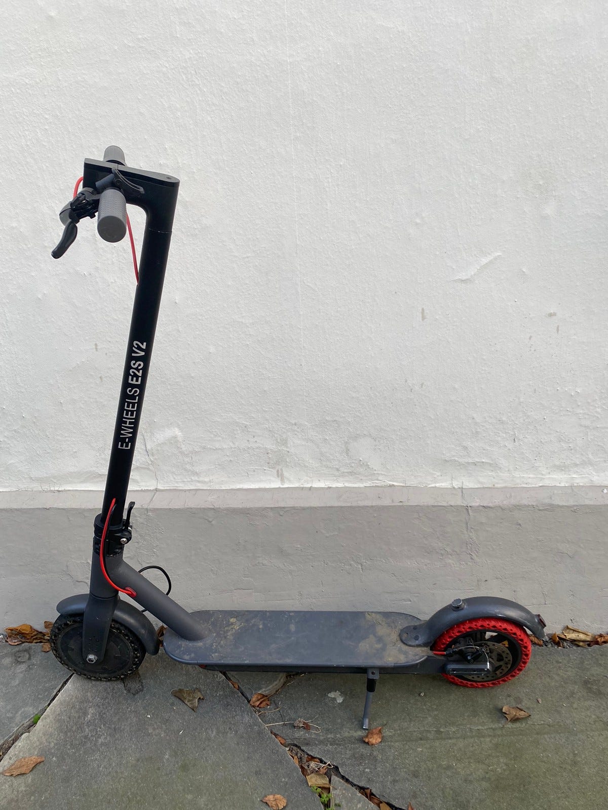 E-WHEELS ES2 V2 - El sparkesykkel (med lader) | FINN torget