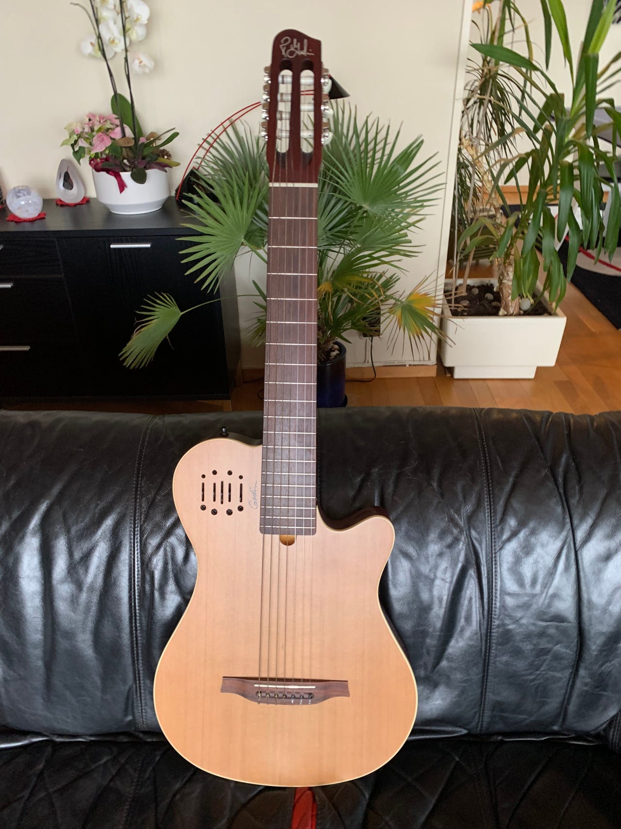 Godin nylon 7-strengs guitar | FINN-torget