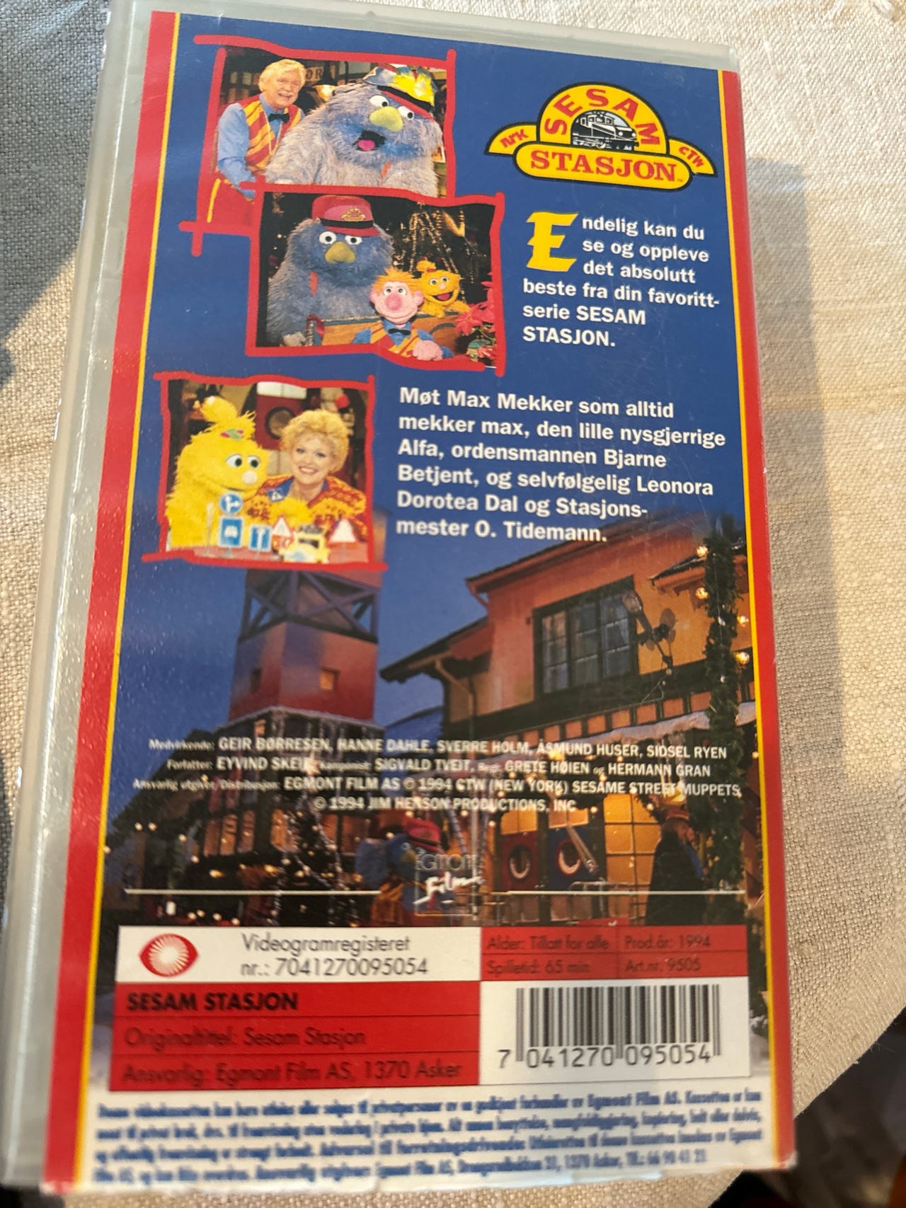 Sesam stasjon - MAX Mekker bamse og sesamstasjon VHS | FINN-torget