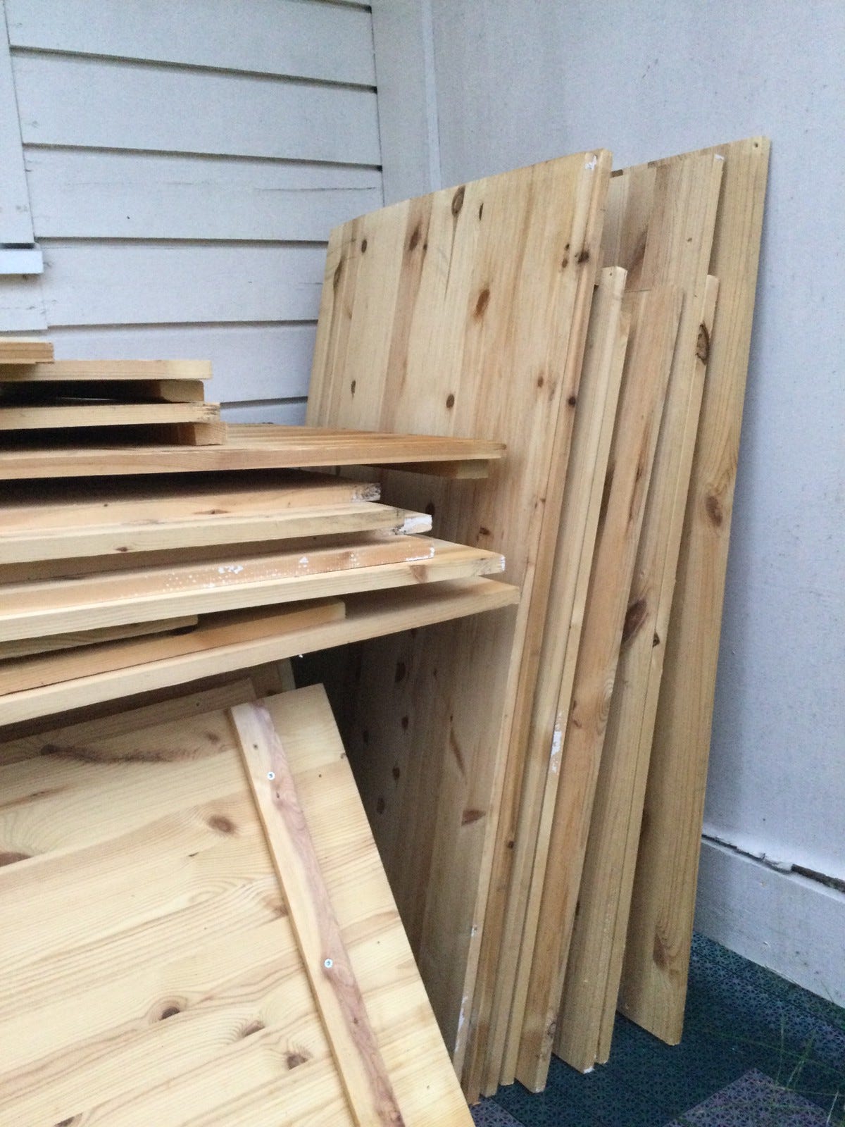 Furu Hobbyplater selges | FINN-torget