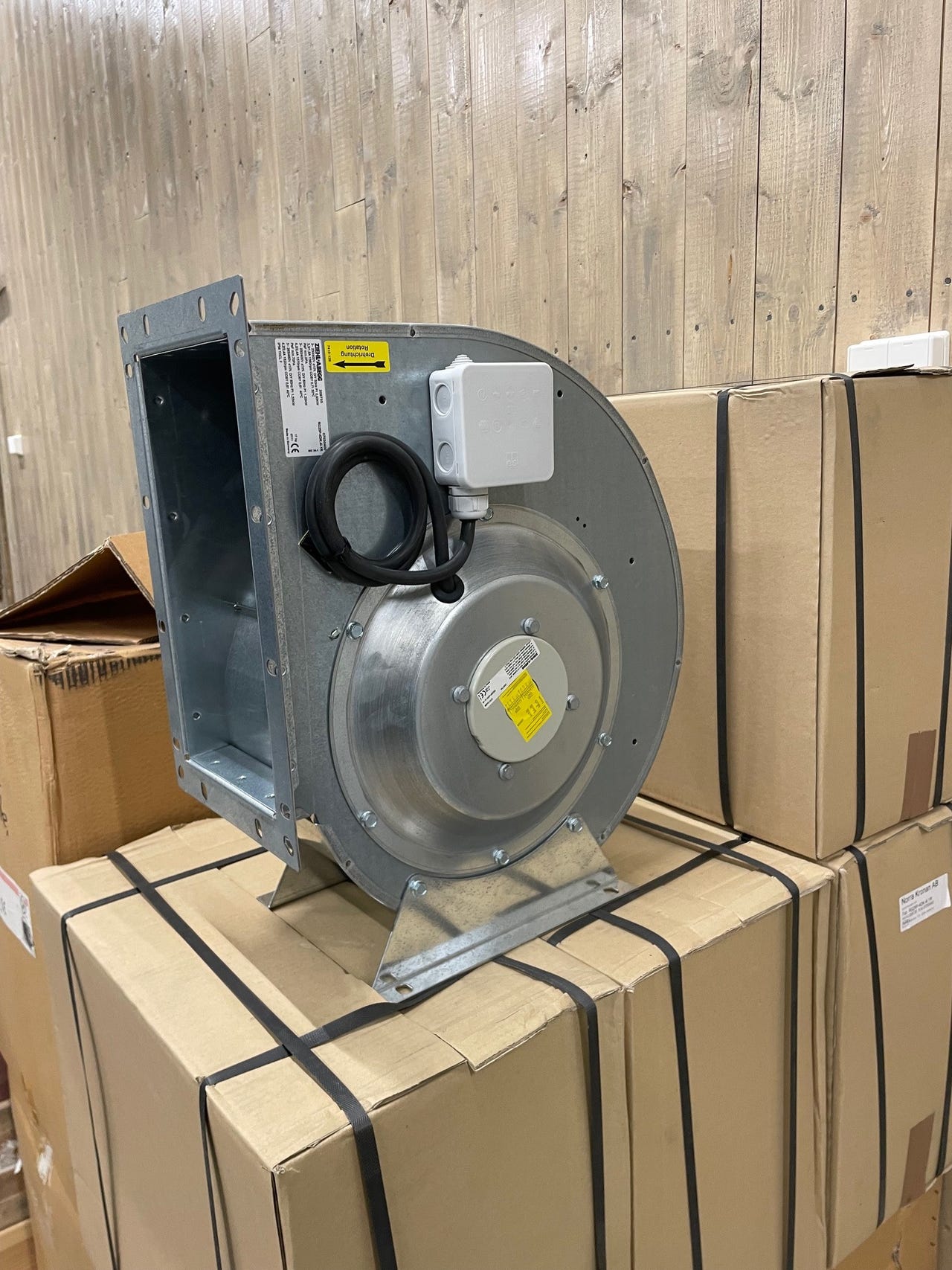 Sentrifugalvifte enkeltinntak RG25P-4DK.4I.1R | FINN torget