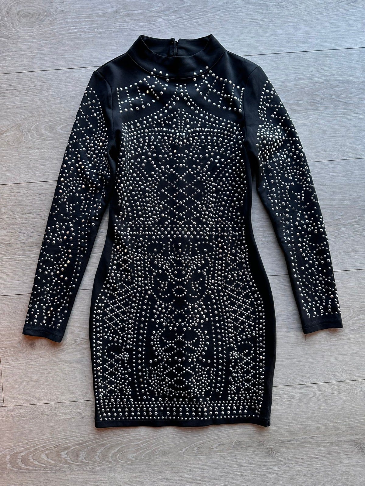 Nydelig Dennis Maglic kjole | FINN-torget