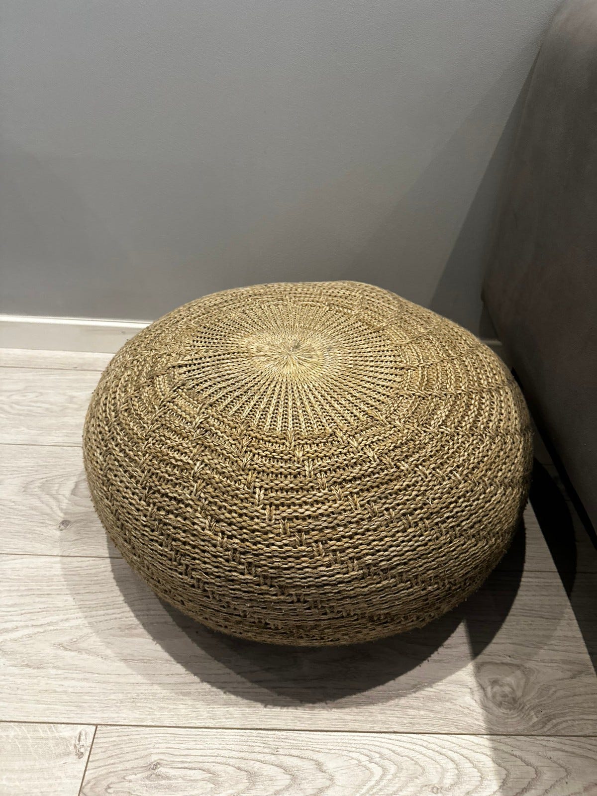 Sandared puff fra IKEA. | FINN torget