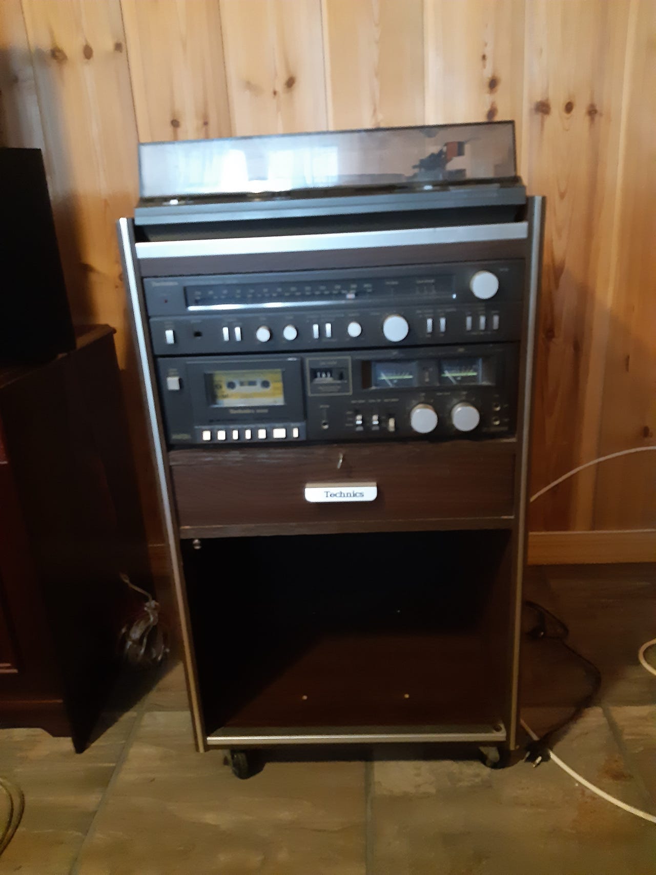 Vintage Technics Stereo Rack | FINN torget