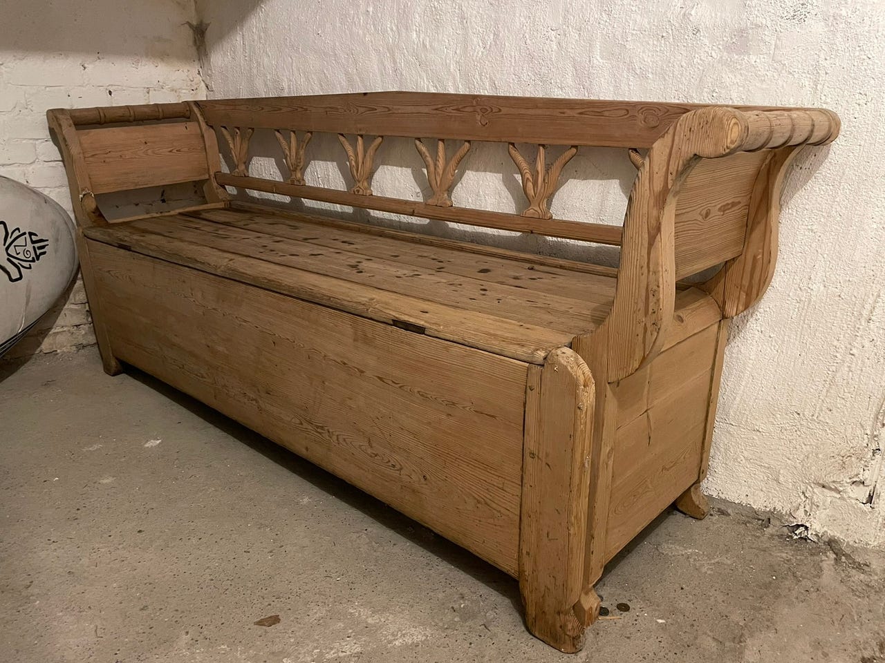 Vakker gammel trebenk | FINN-torget