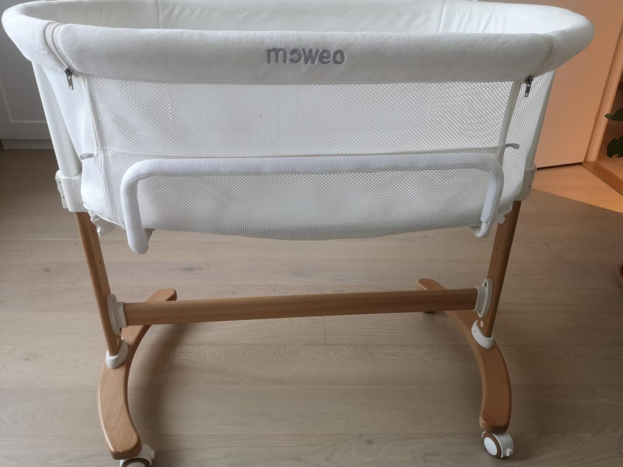 Moweo bedside crib | FINN torget