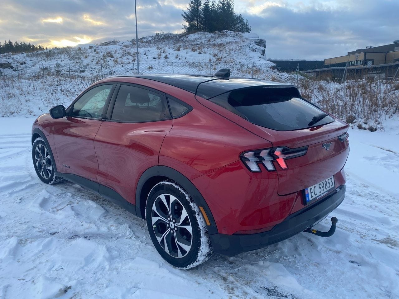 Ford Mustang Mach-E - 2021 - Rød - 269 Hk - SUV/Offroad | FINN.no